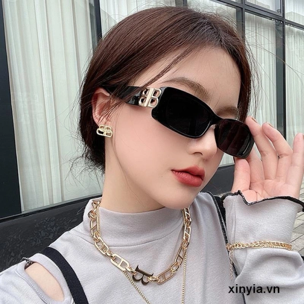 Độ vừa vặn của kính râm gọng chữ nhật vintage quyết định cả sự thoải ...