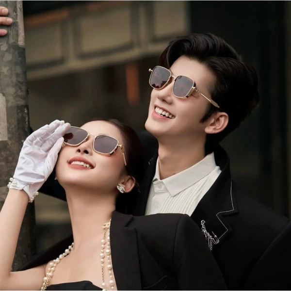 Khi bạn nghĩ kính mát vuông chỉ là phụ kiện thời trang, nhưng thực tế ...