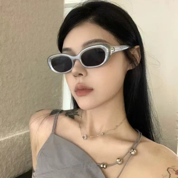 Khi nào việc chọn kính mát retro UV400 nữ thực sự giảm cảm giác chói ...