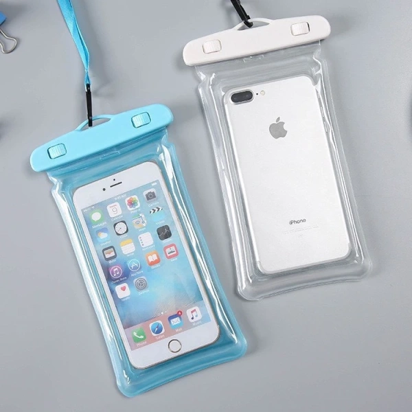 Khi nghĩ điện thoại sẽ chịu nước biển, thực tế chỉ một túi PVC chống ...