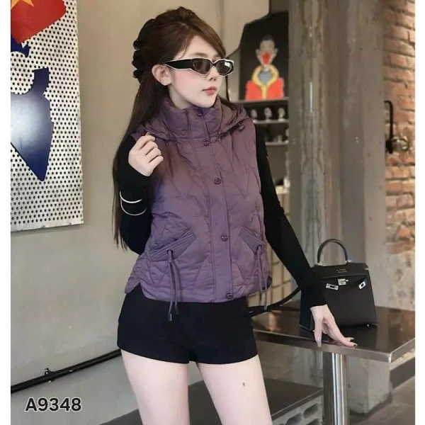 Có nên mặc áo phao gile có mũ và túi chéo khi di chuyển xe máy trong ...